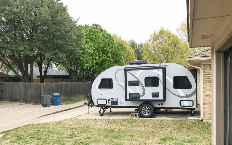 How To Remove Oxidation From RV Fiberglass - Camper Front